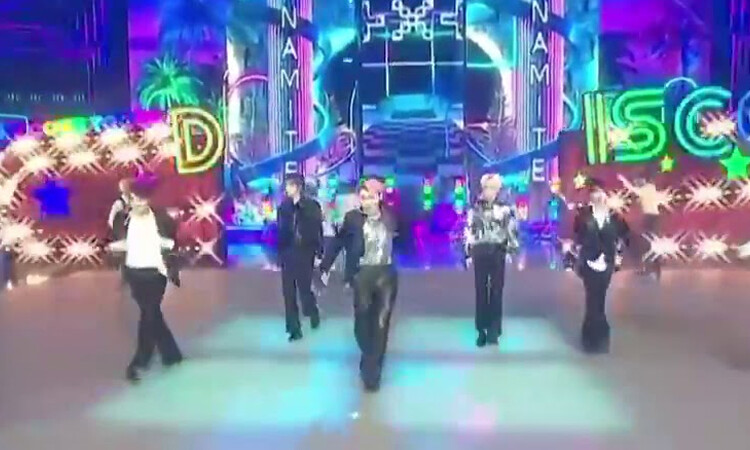 TXT realiza cover de Dynamite de BTS durante los MAMA 2020 | KpopLat